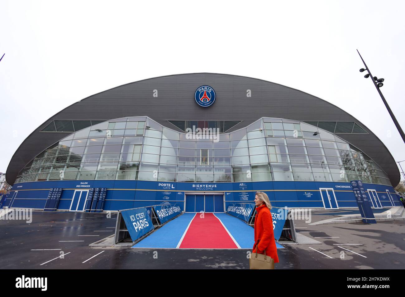 Soccer stadium in paris france hi-res stock photography and images - Alamy