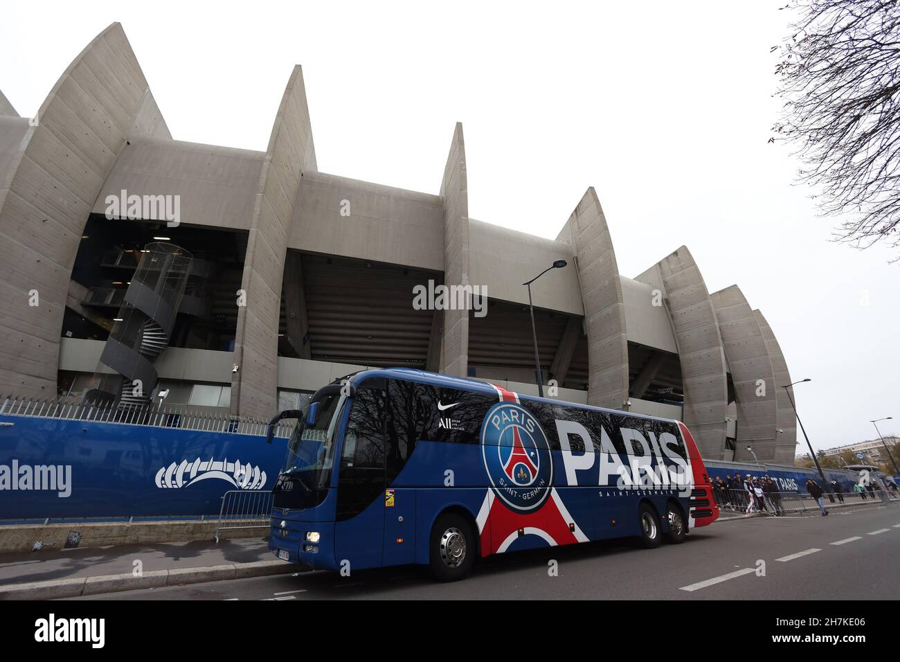 Psg stadium view hi-res stock photography and images - Alamy