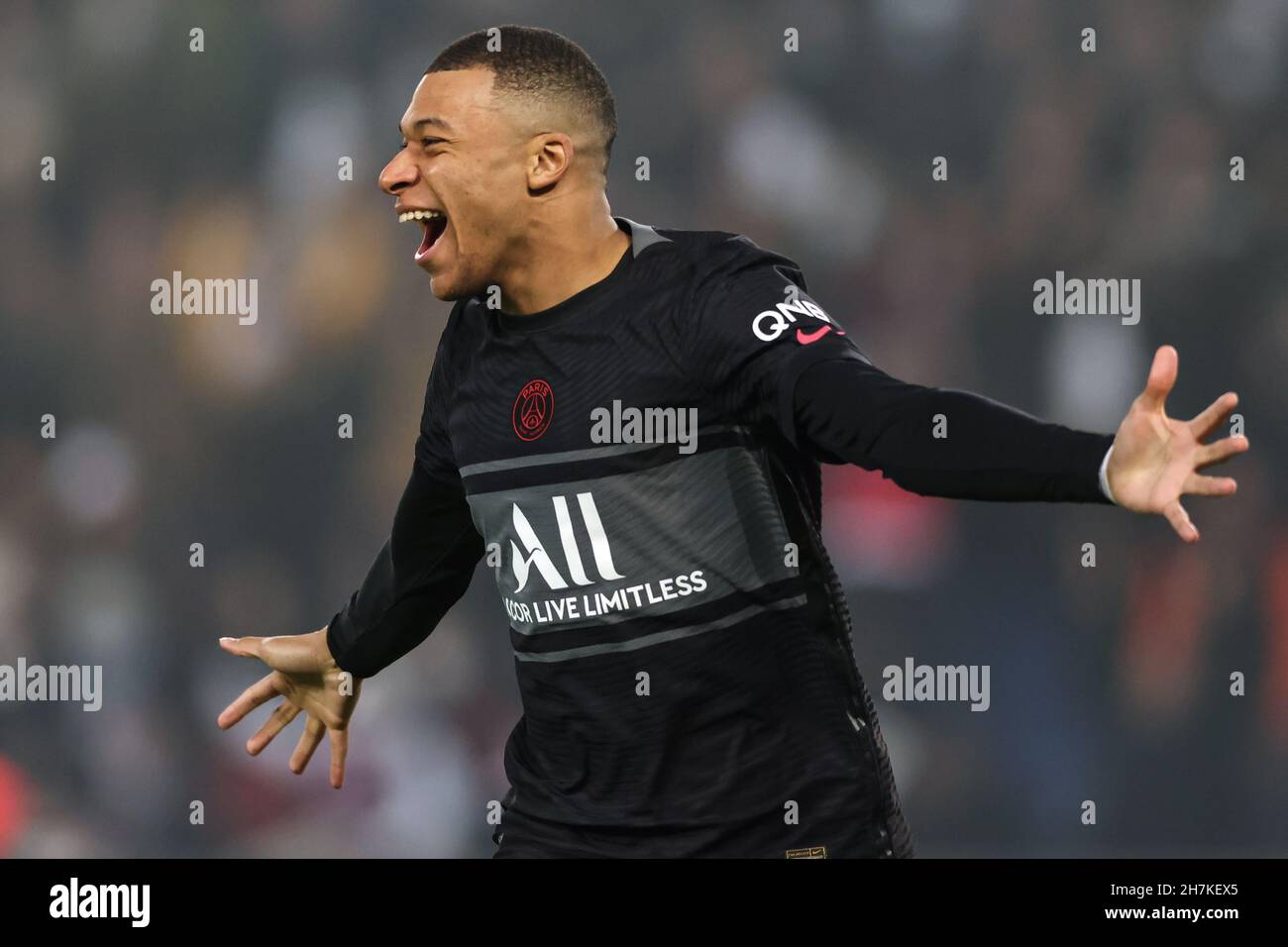 Kylian mbappe psg scoring hi-res stock photography and images - Alamy