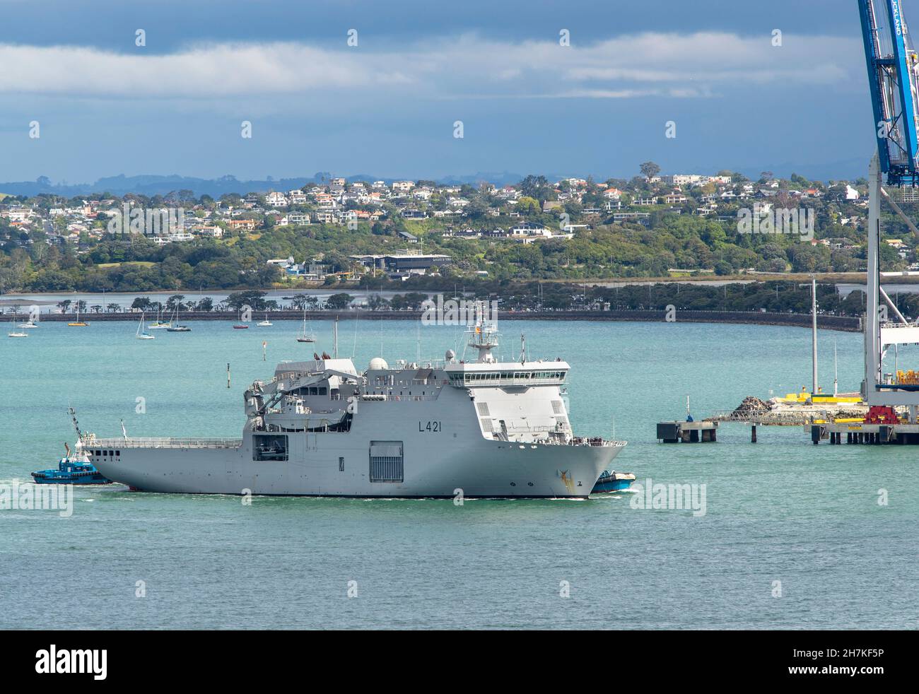 HMNZS Canterbury returning to Devonport Naval Base in Auckland ...