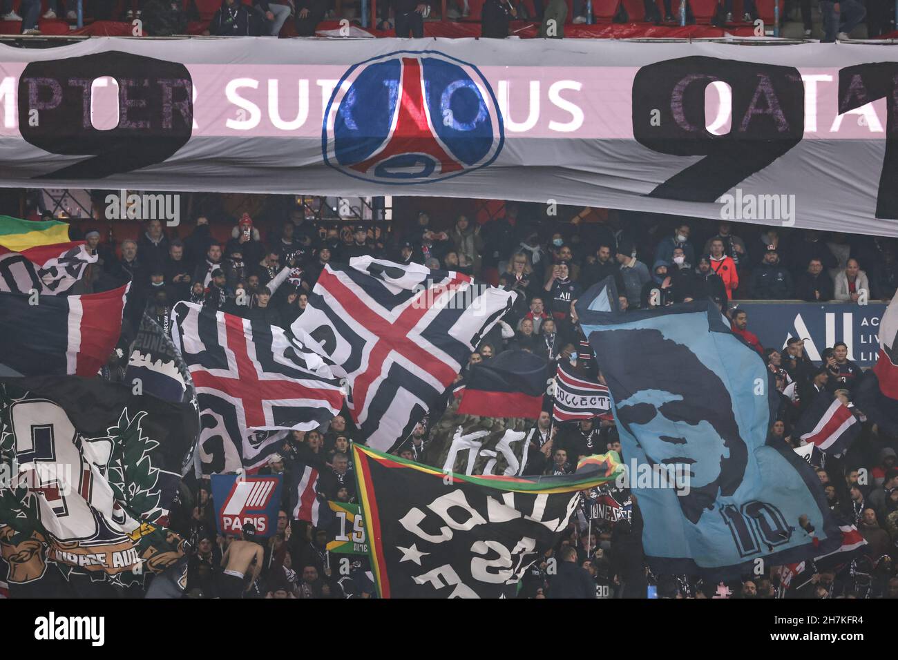Le sport des fans hi-res stock photography and images - Alamy