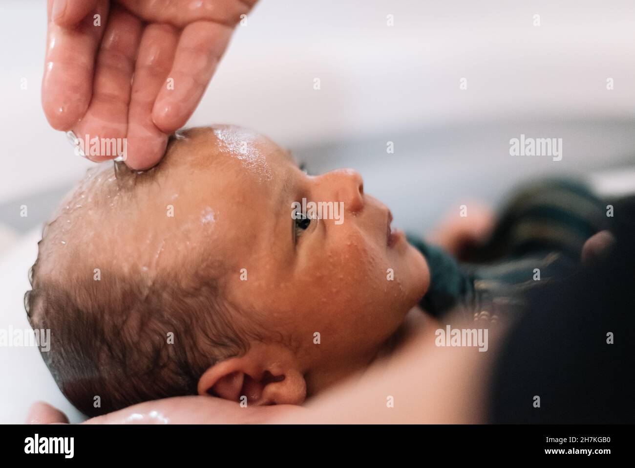 Infant water birth hi-res stock photography and images - Alamy