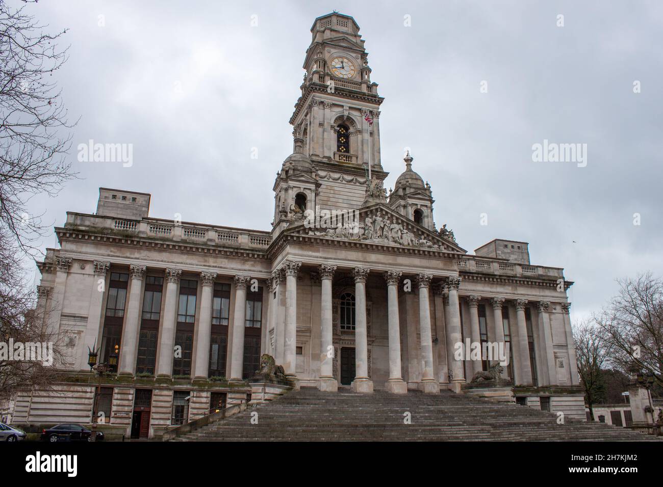 Portsmouth guildhall clock hi-res stock photography and images - Alamy