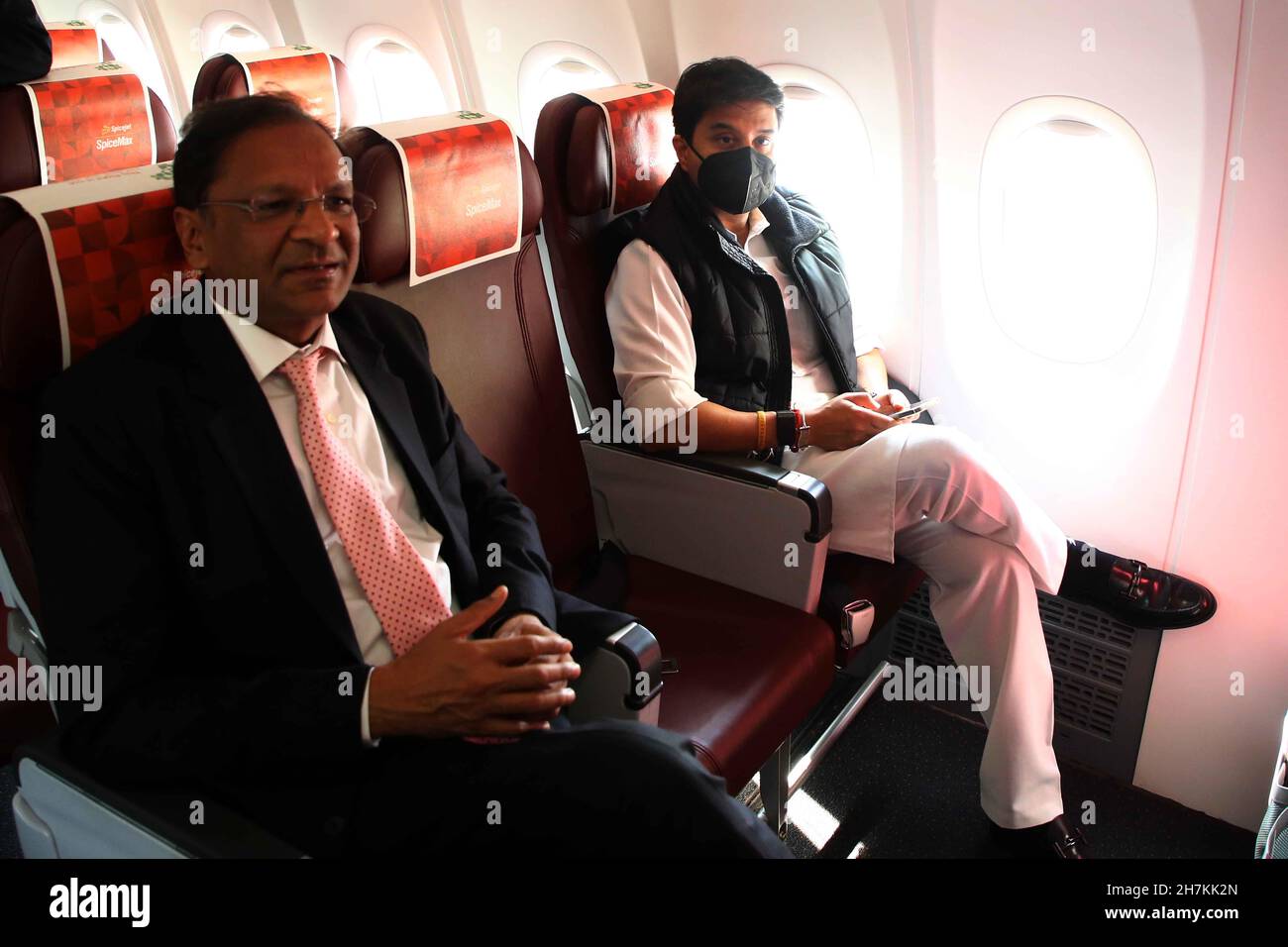 2 spicejet hi-res stock photography and images - Alamy