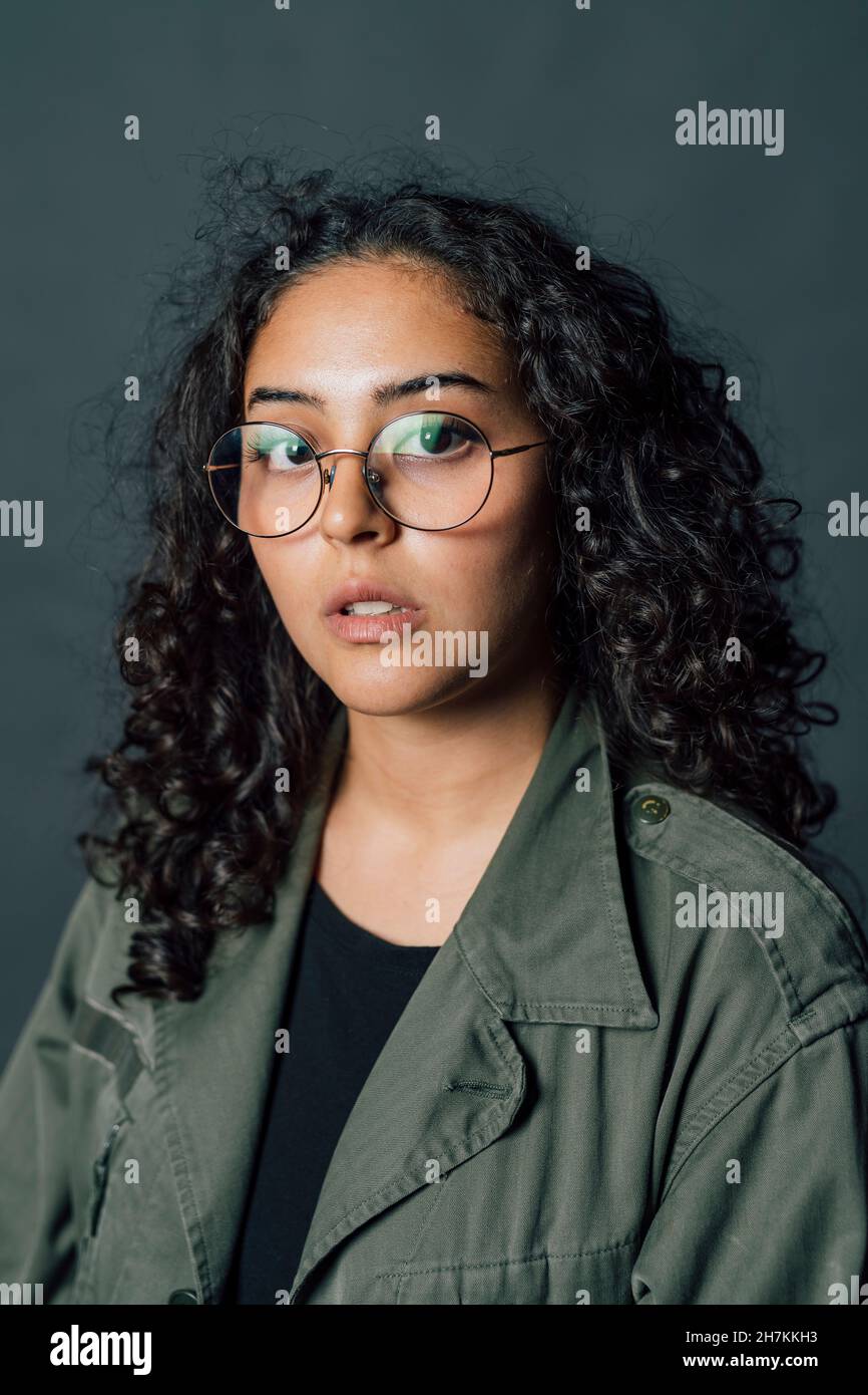 Blank facial expression hi-res stock photography and images - Alamy Blank facial expression hi-res stock photography and images - Alamy