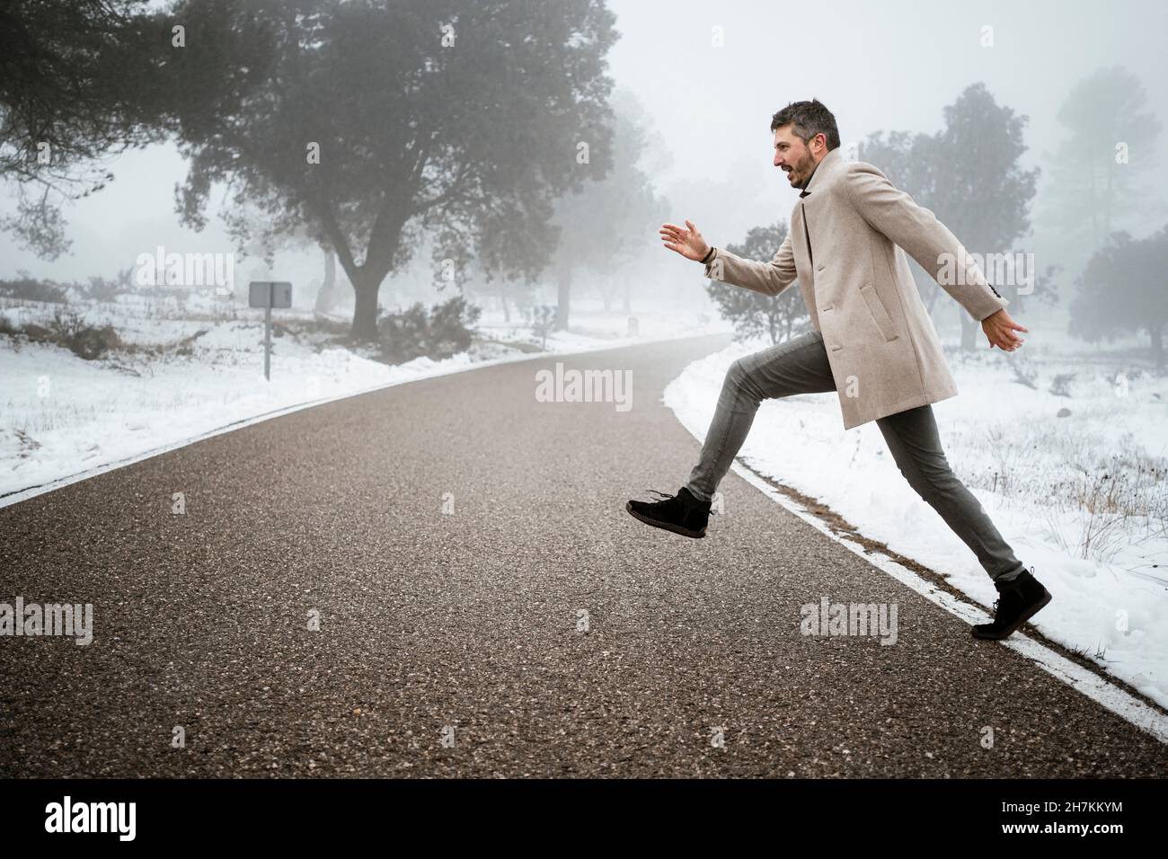Forward running man hi-res stock photography and images - Alamy