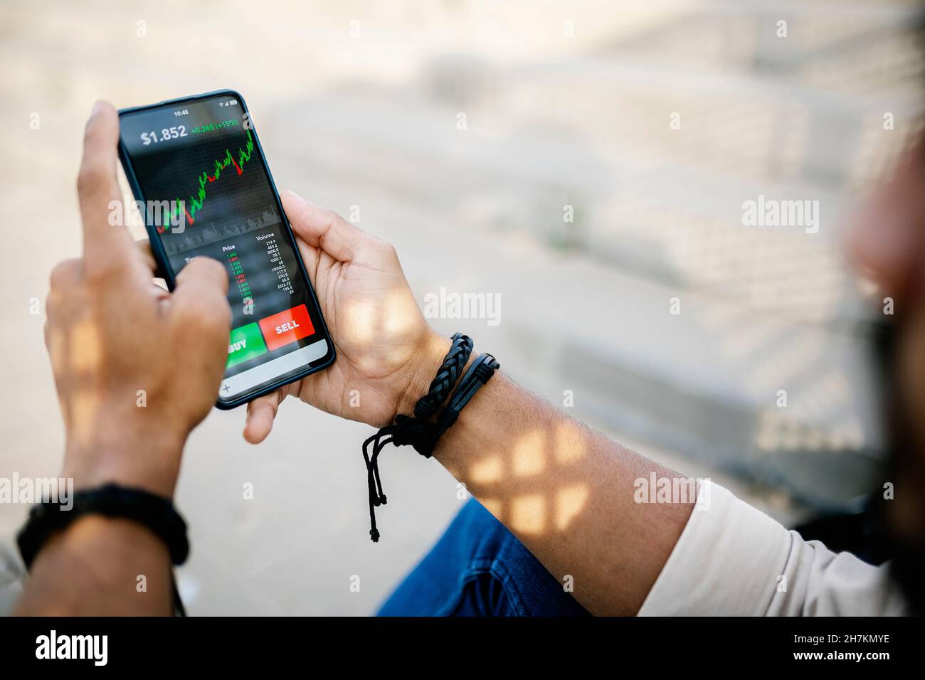 Stock market graph hi-res stock photography and images - Alamy