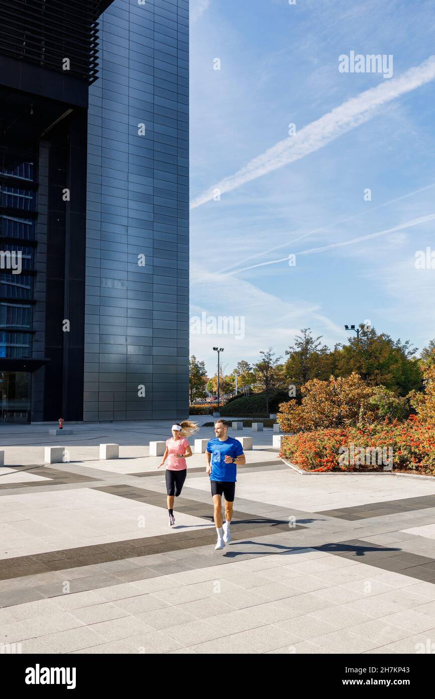 Male runner city hi-res stock photography and images - Alamy