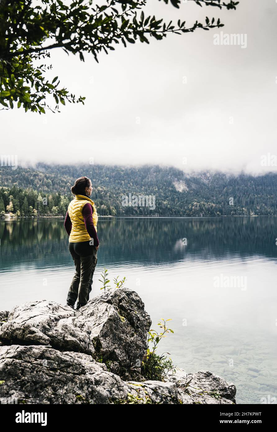 Rock pockets hi-res stock photography and images - Alamy