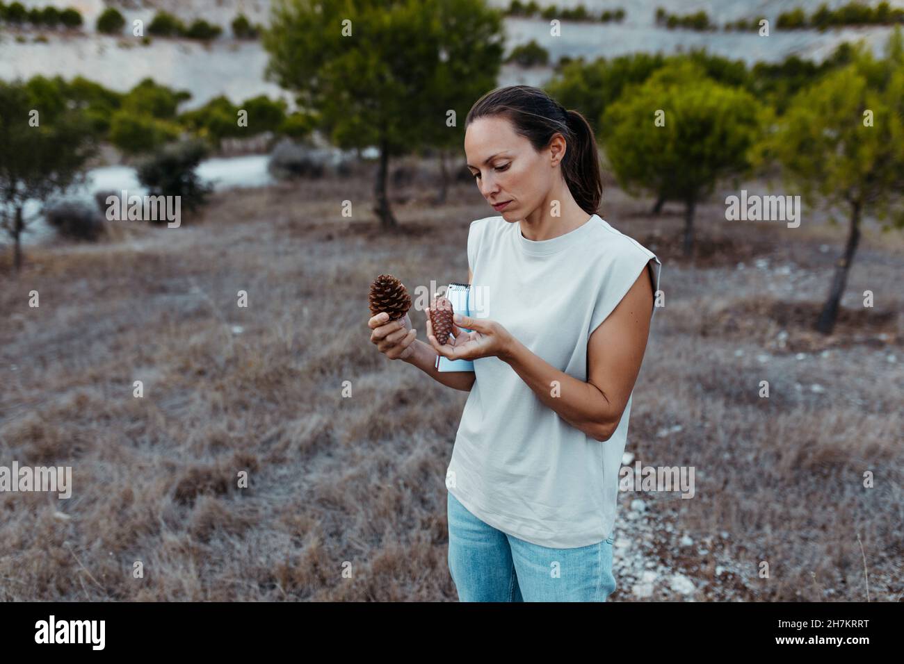 Scientist research in nature hi-res stock photography and images - Alamy