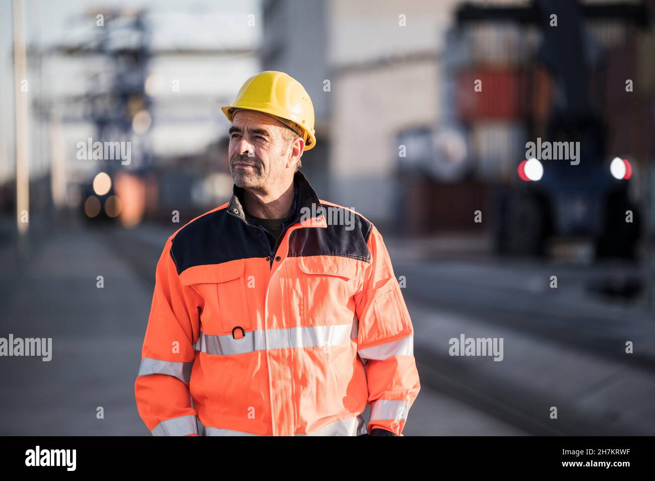 Reflective jacket hi-res stock photography and images - Alamy