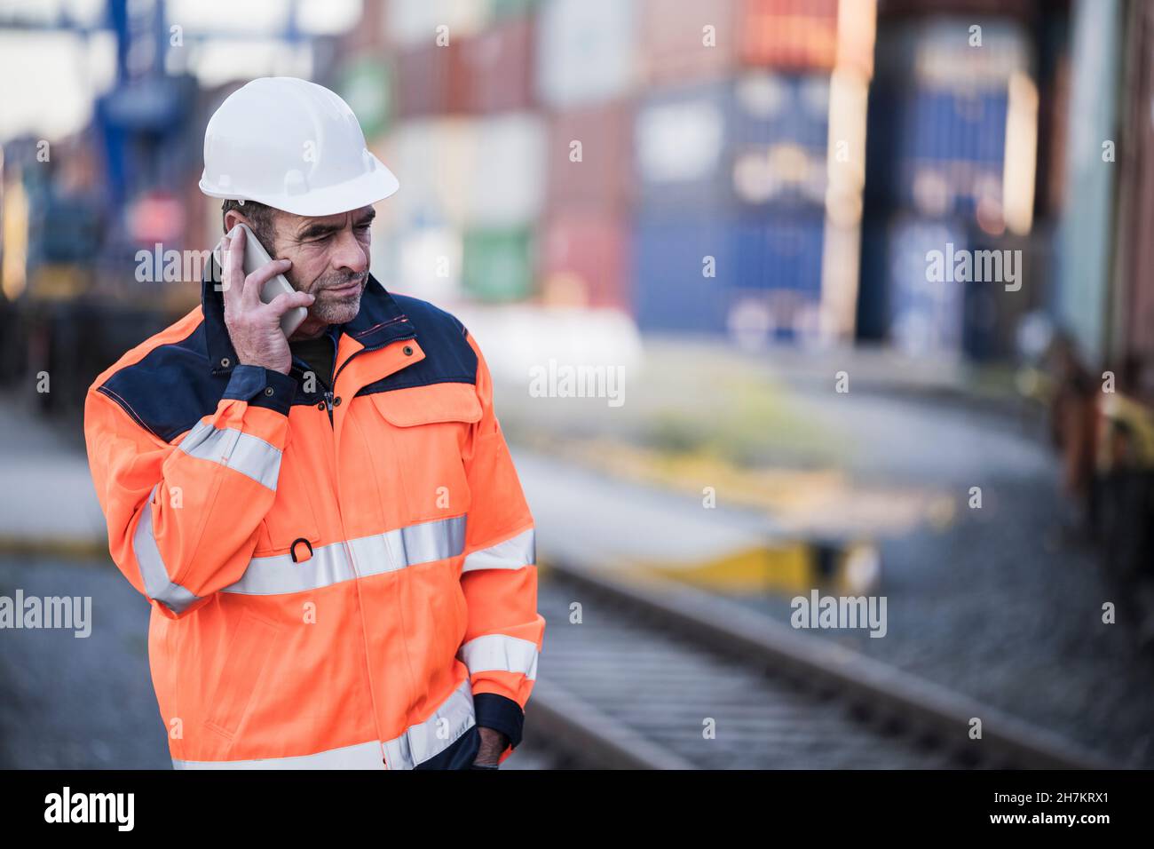 Male technology worker hi-res stock photography and images - Alamy