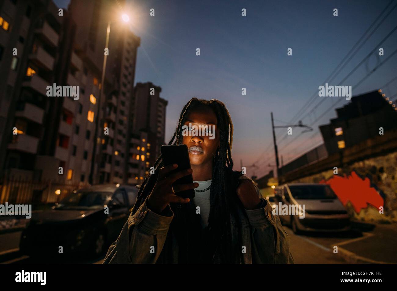 City street people phone car hi-res stock photography and images - Alamy