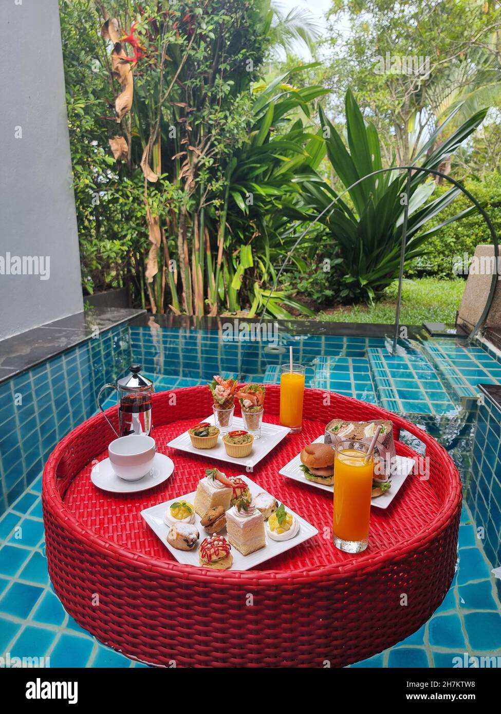 floating breakfast in plunge pool, afternoon tea or floating breakfast ...