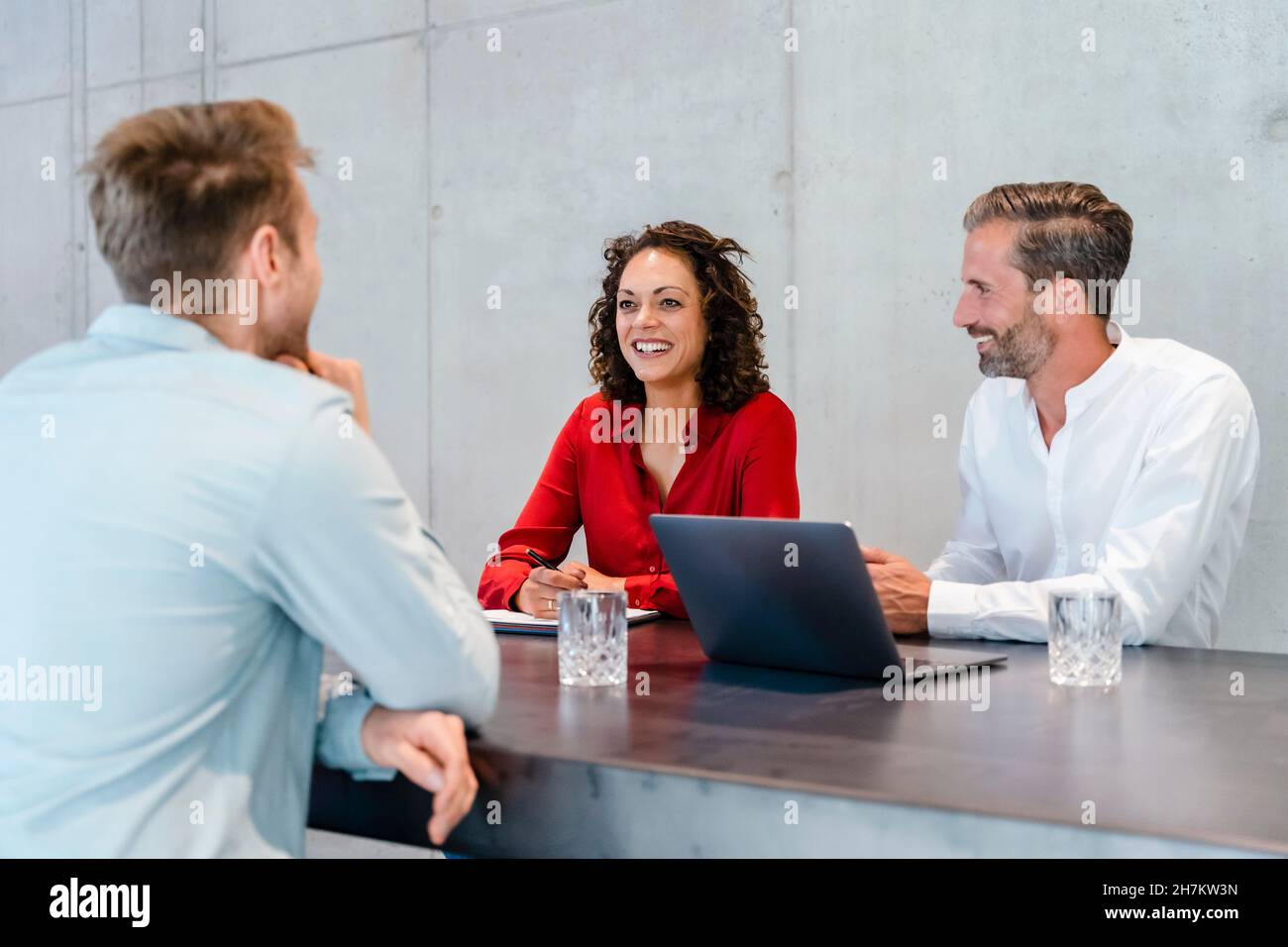 Interview meeting hi-res stock photography and images - Alamy