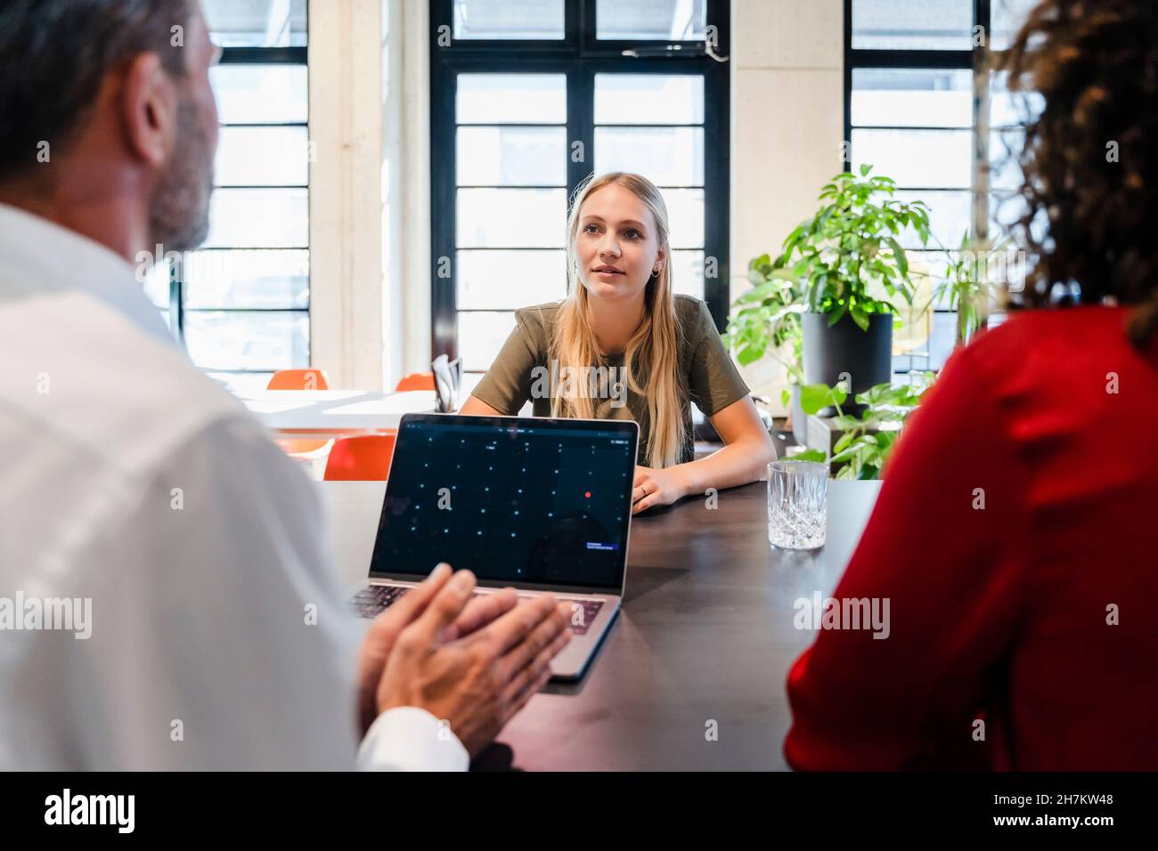 Female candidate job interview hi-res stock photography and images - Alamy