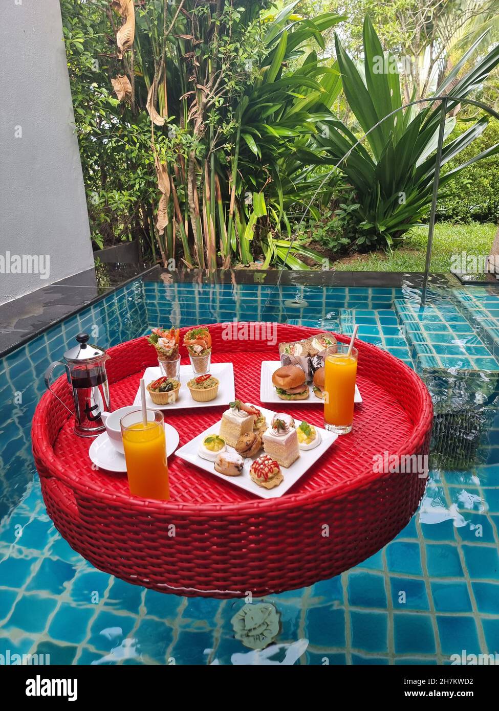 floating breakfast in plunge pool, afternoon tea or floating breakfast ...
