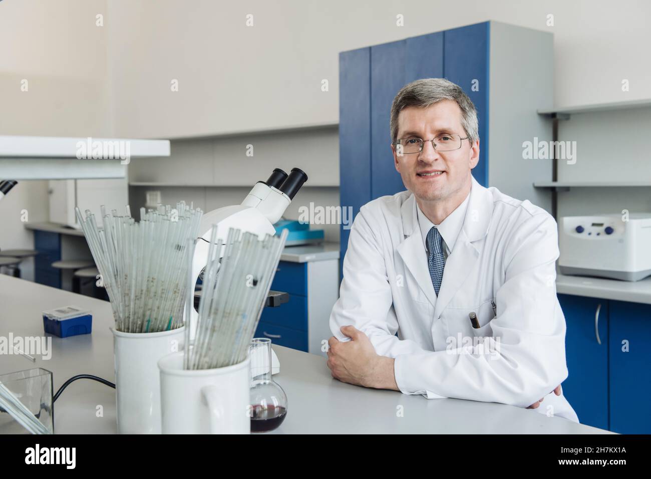 Instrument scientist hi-res stock photography and images - Alamy