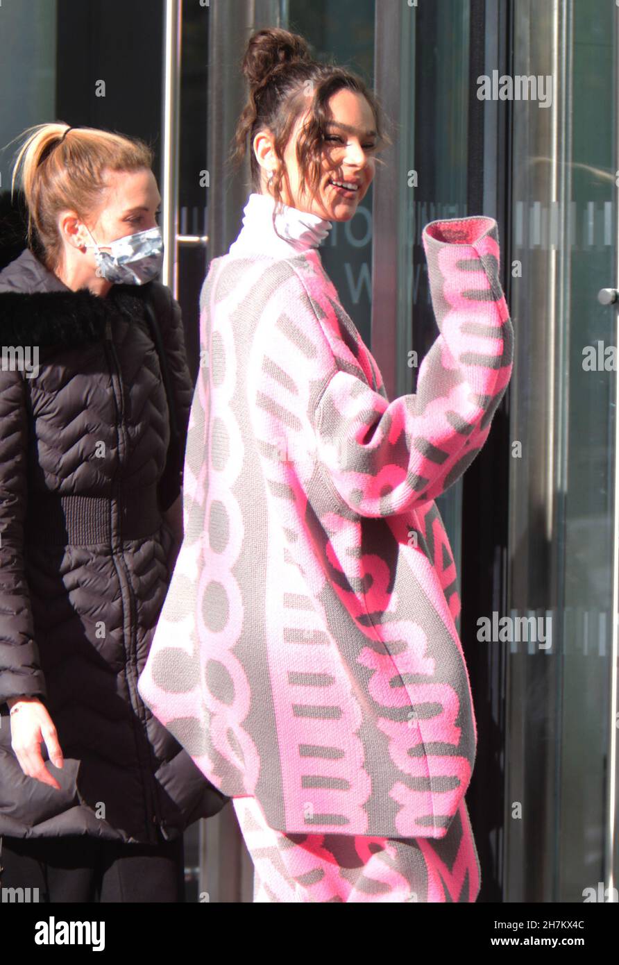 New York, NY, USA. 23rd Nov, 2021. Hailee Steinfeld seen in New York ...