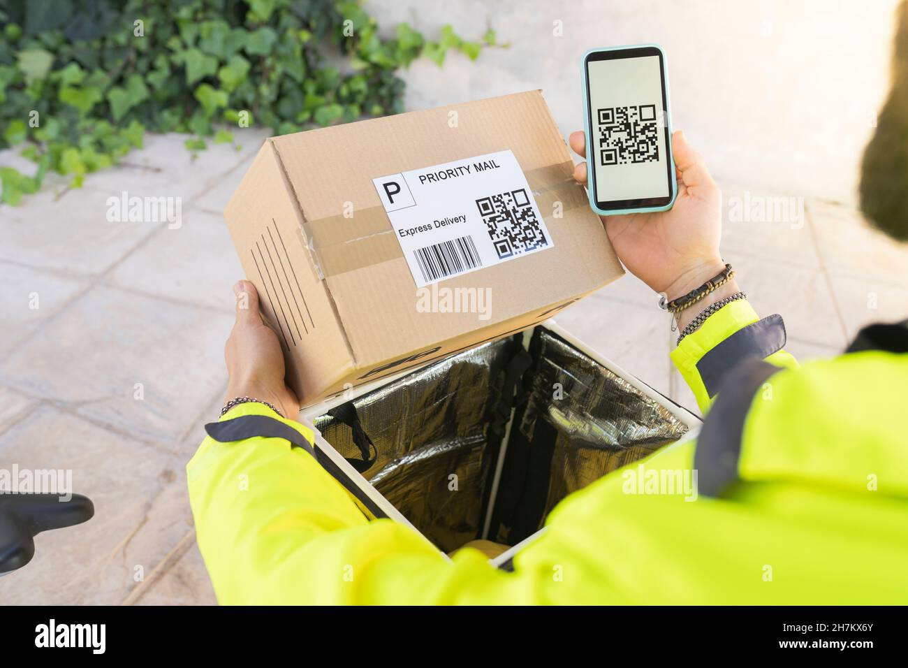 Man scanning qr on hi-res stock photography and images - Alamy