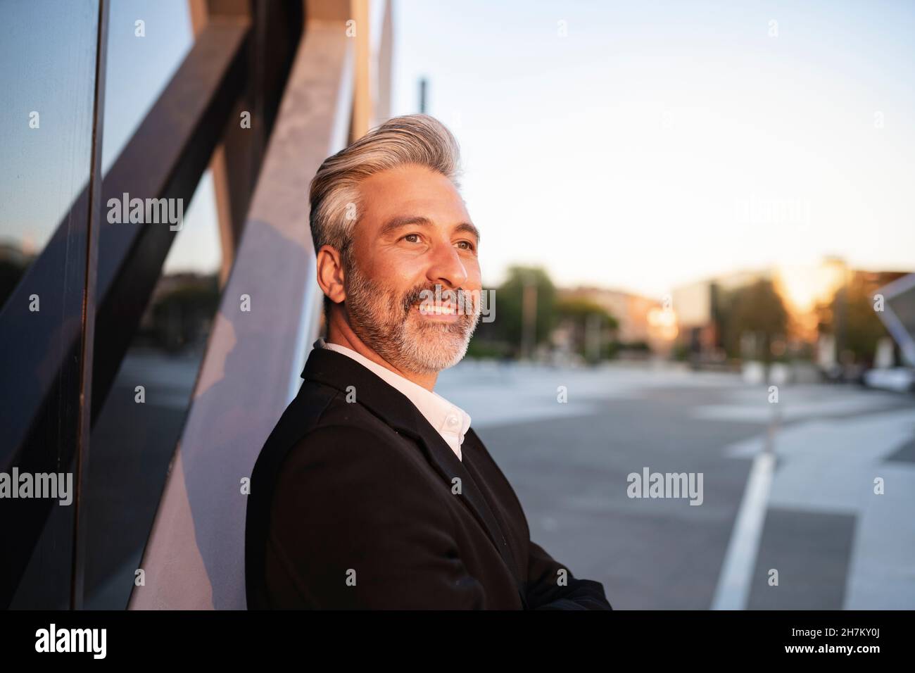 Businessman phone call hi-res stock photography and images - Alamy Businessman phone call hi-res stock photography and images - Alamy