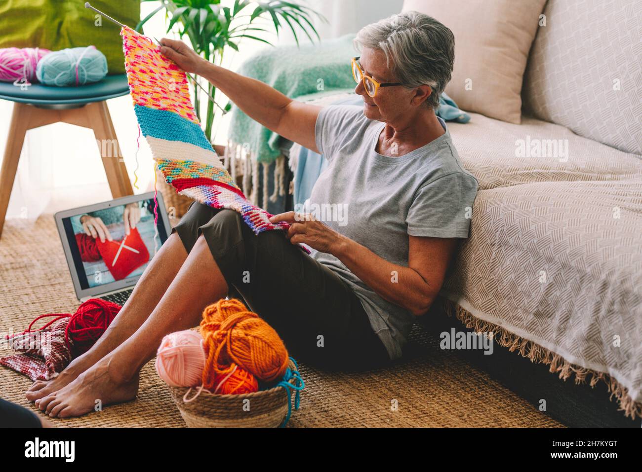 Woman wool checking hi-res stock photography and images - Alamy