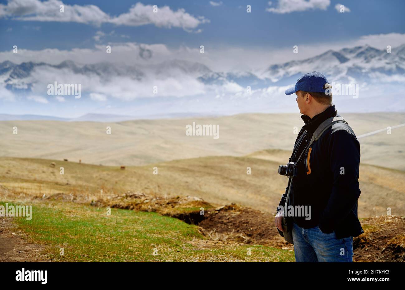 Mountains three man hi-res stock photography and images - Alamy