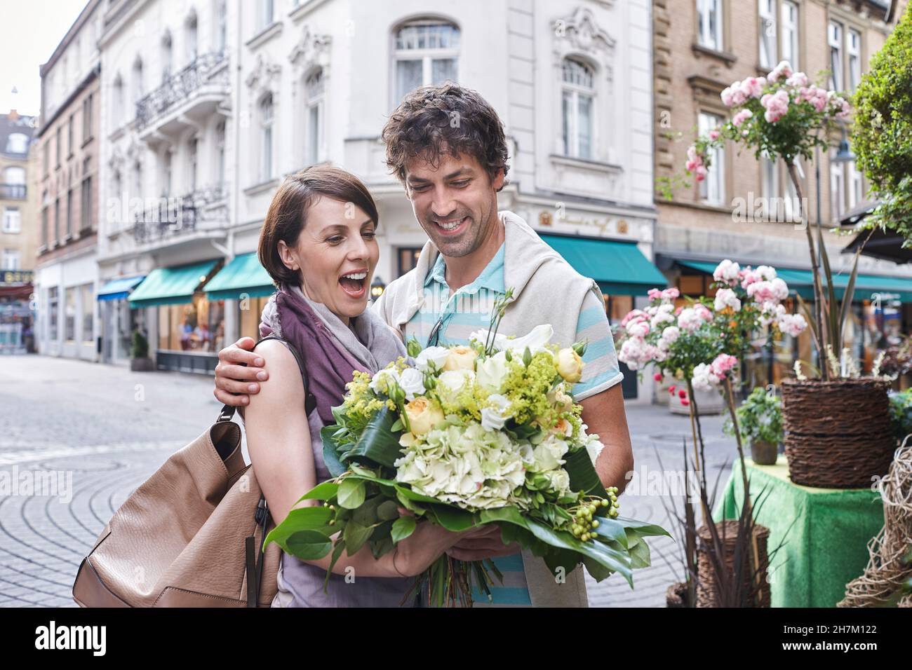 Couple flower hi-res stock photography and images - Alamy