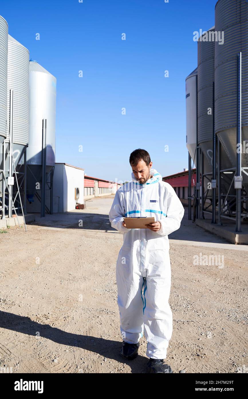 Poultry farm worker hi-res stock photography and images - Alamy