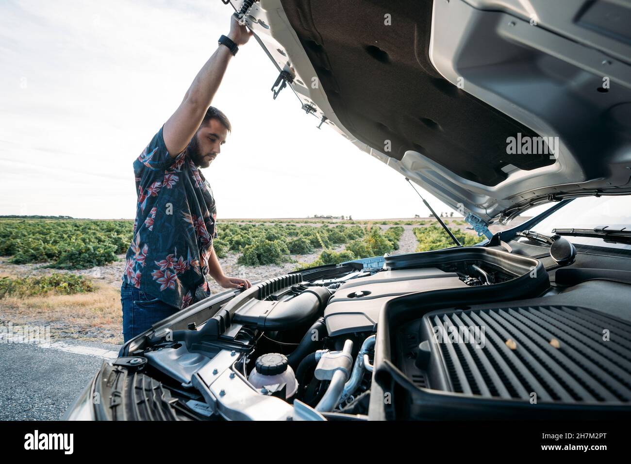 Breakdown car hi-res stock photography and images - Alamy