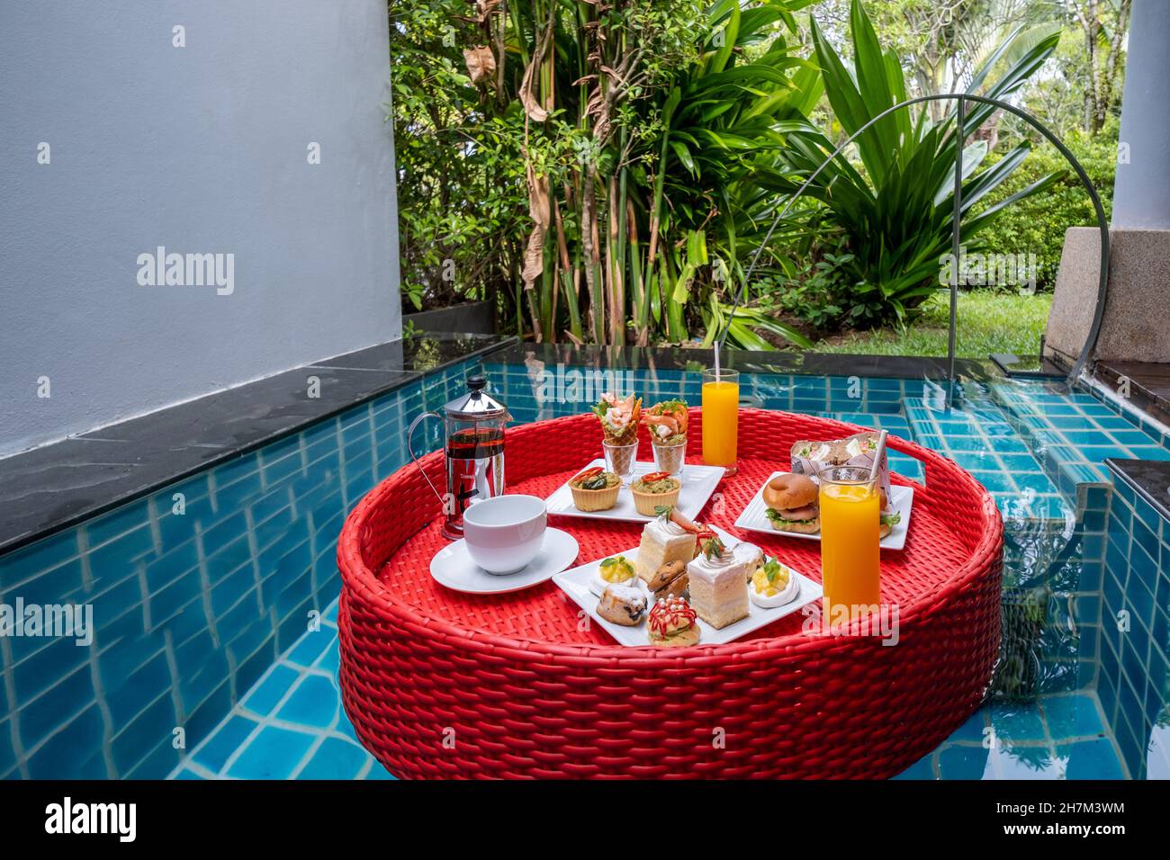 floating breakfast in plunge pool, afternoon tea or floating breakfast ...