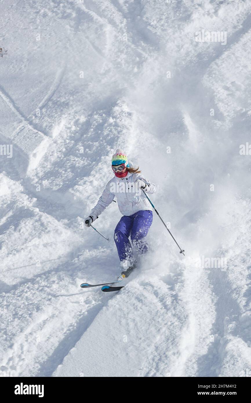 Skiing female hi-res stock photography and images - Alamy