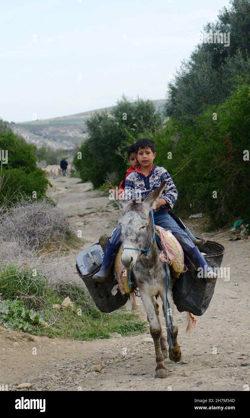 Moroccan children hi-res stock photography and images - Alamy