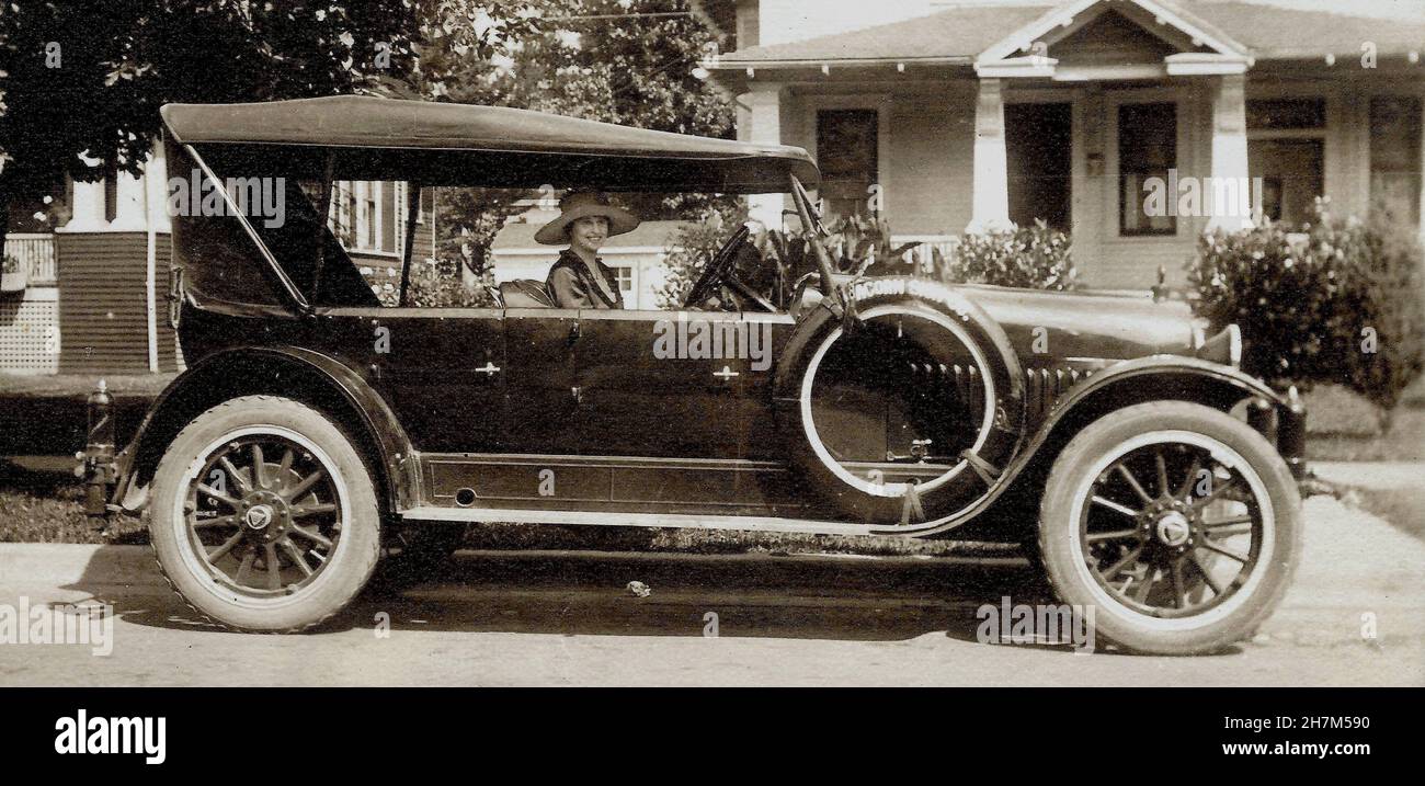 1920s lady driver hi-res stock photography and images - Alamy