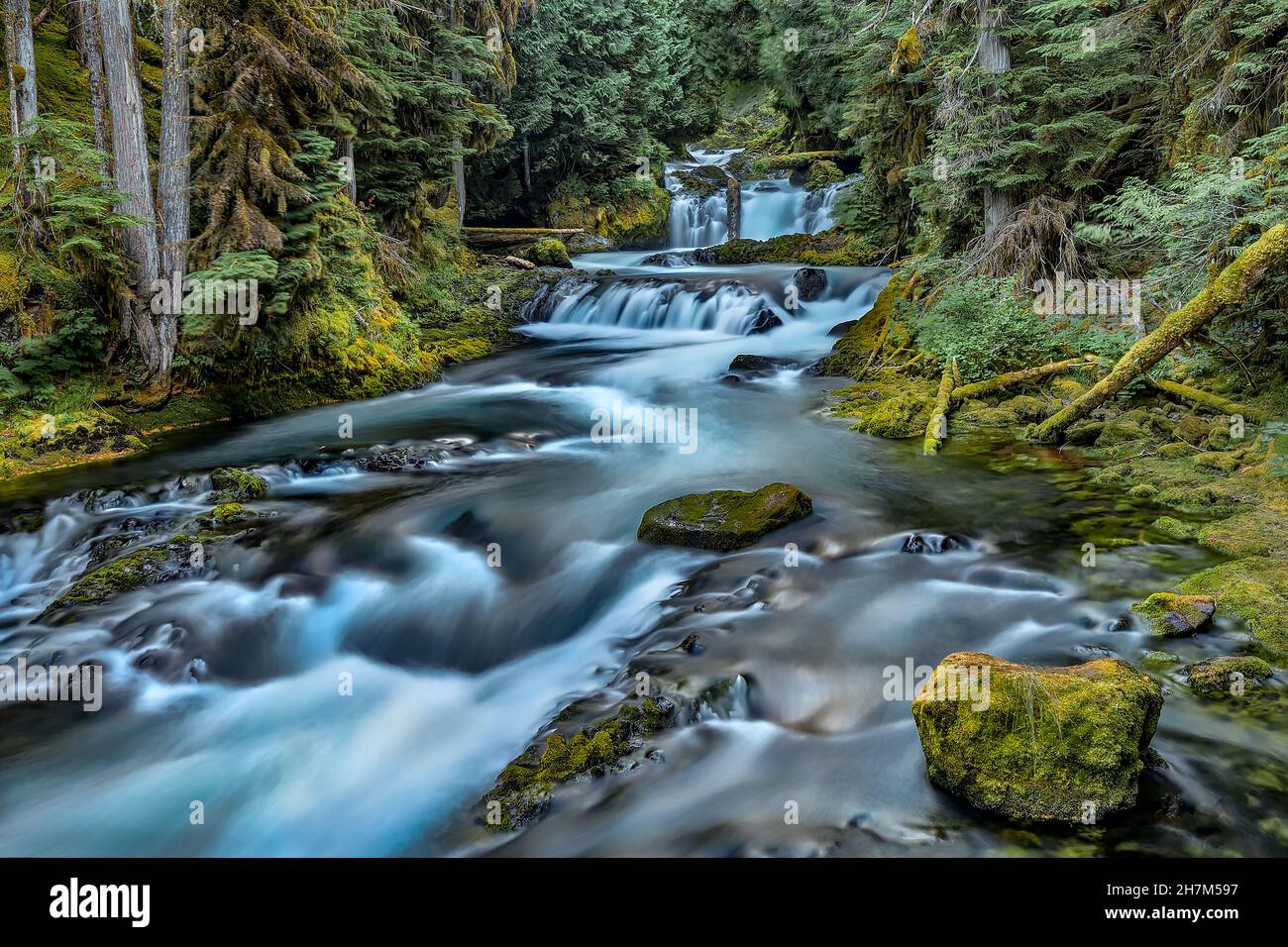 Oregon Cascade Range Rivers High Resolution Stock Photography and ...