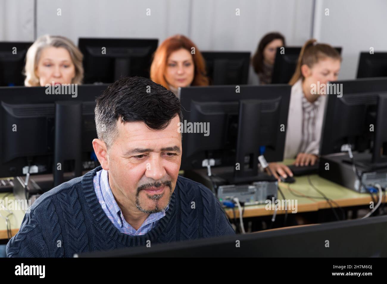 Open plan office interior computers hi-res stock photography and images ...