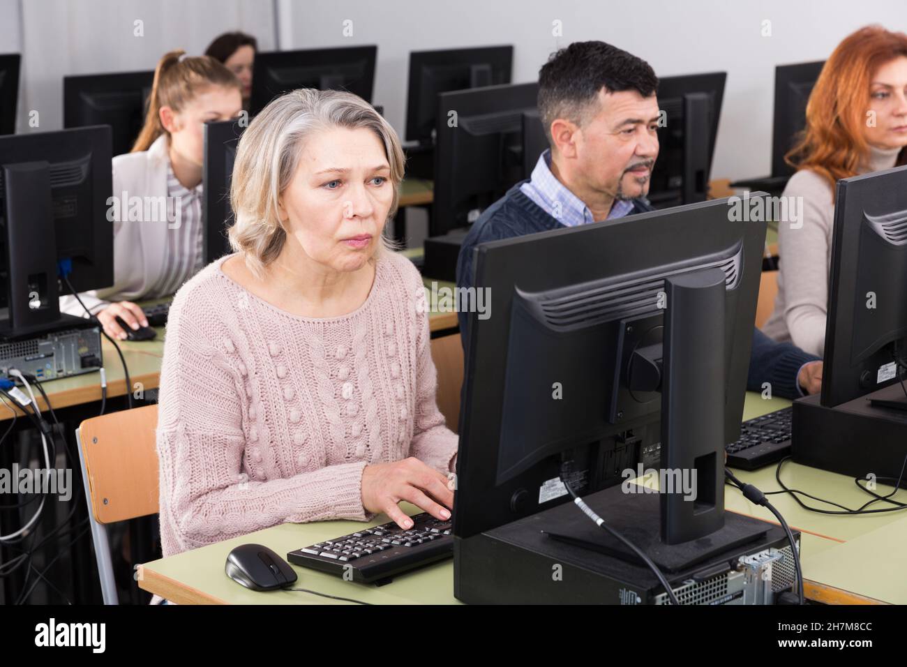 Computer lessons for the elderly hi-res stock photography and images ...