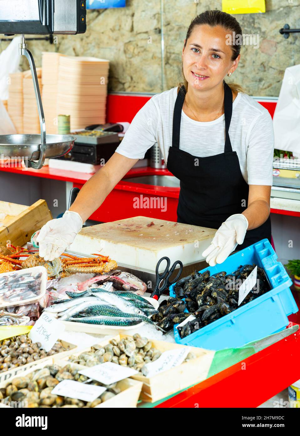 Woman fishmonger hi-res stock photography and images - Alamy