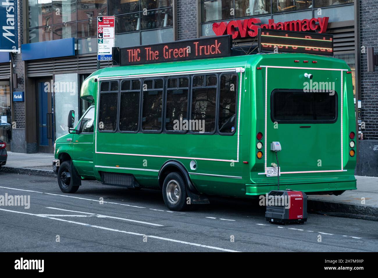 New york dispensary hi-res stock photography and images - Alamy