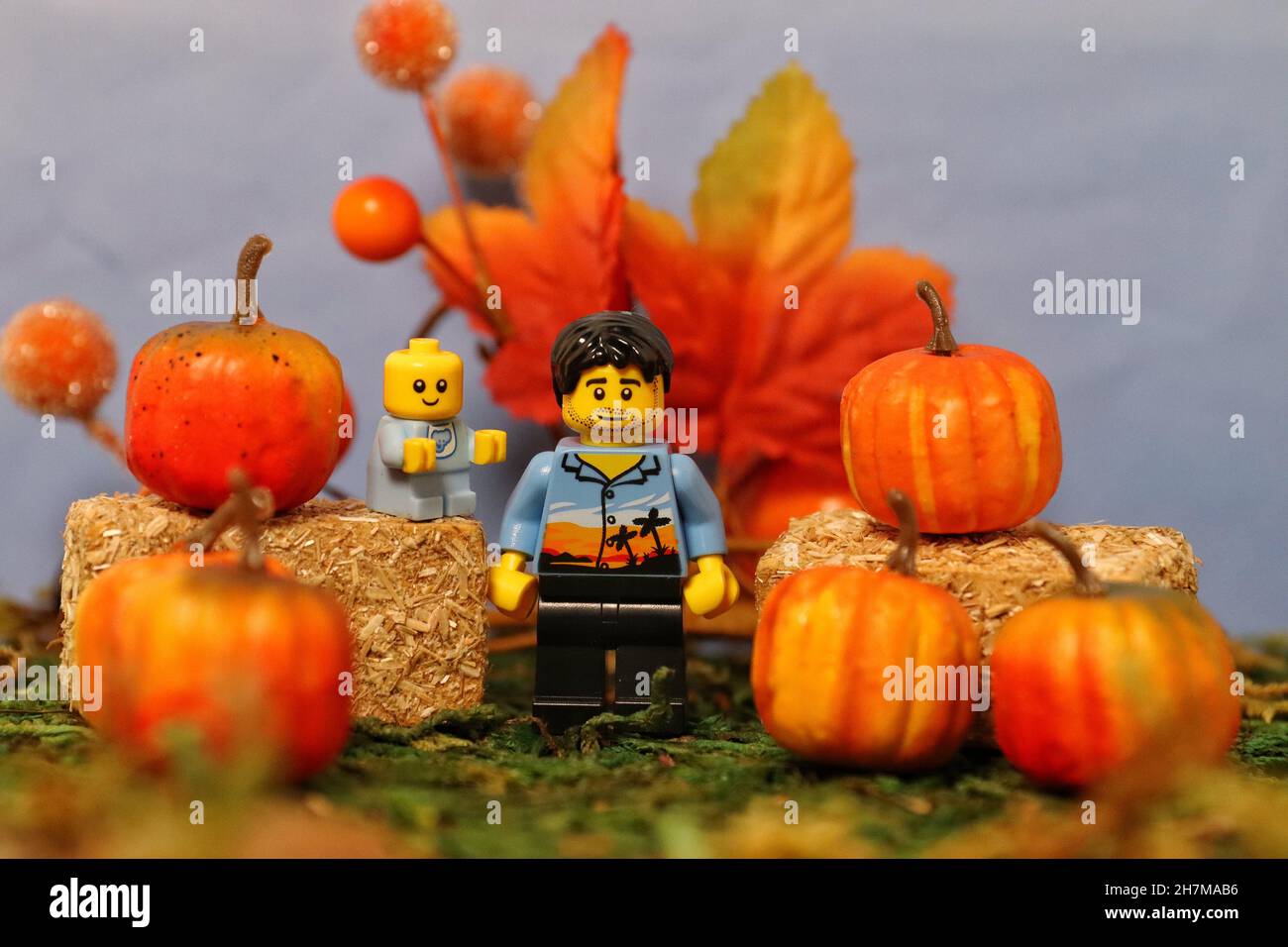 Figures with a squash hi-res stock photography and images - Alamy