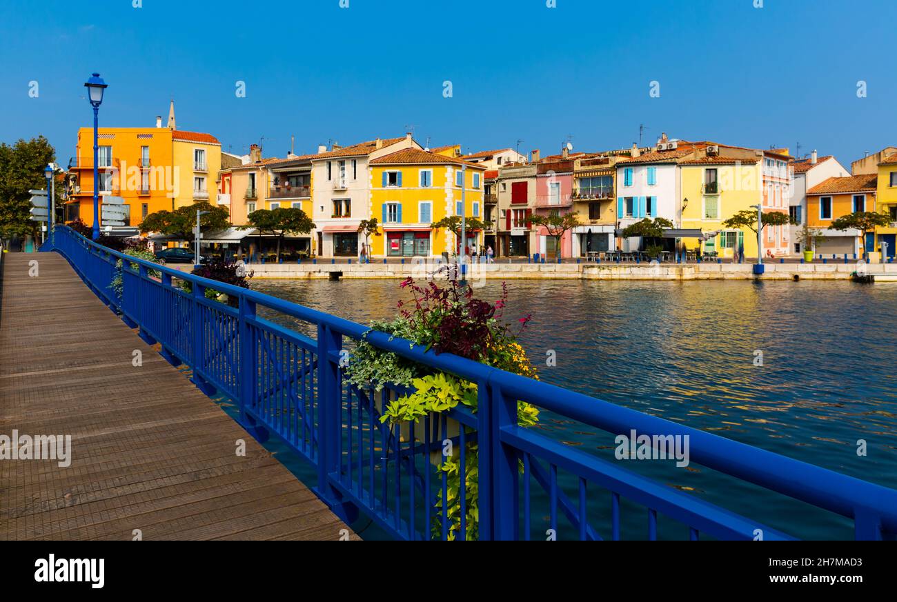 Residential buildings and Canal Baussengue in Martigues Stock Photo - Alamy