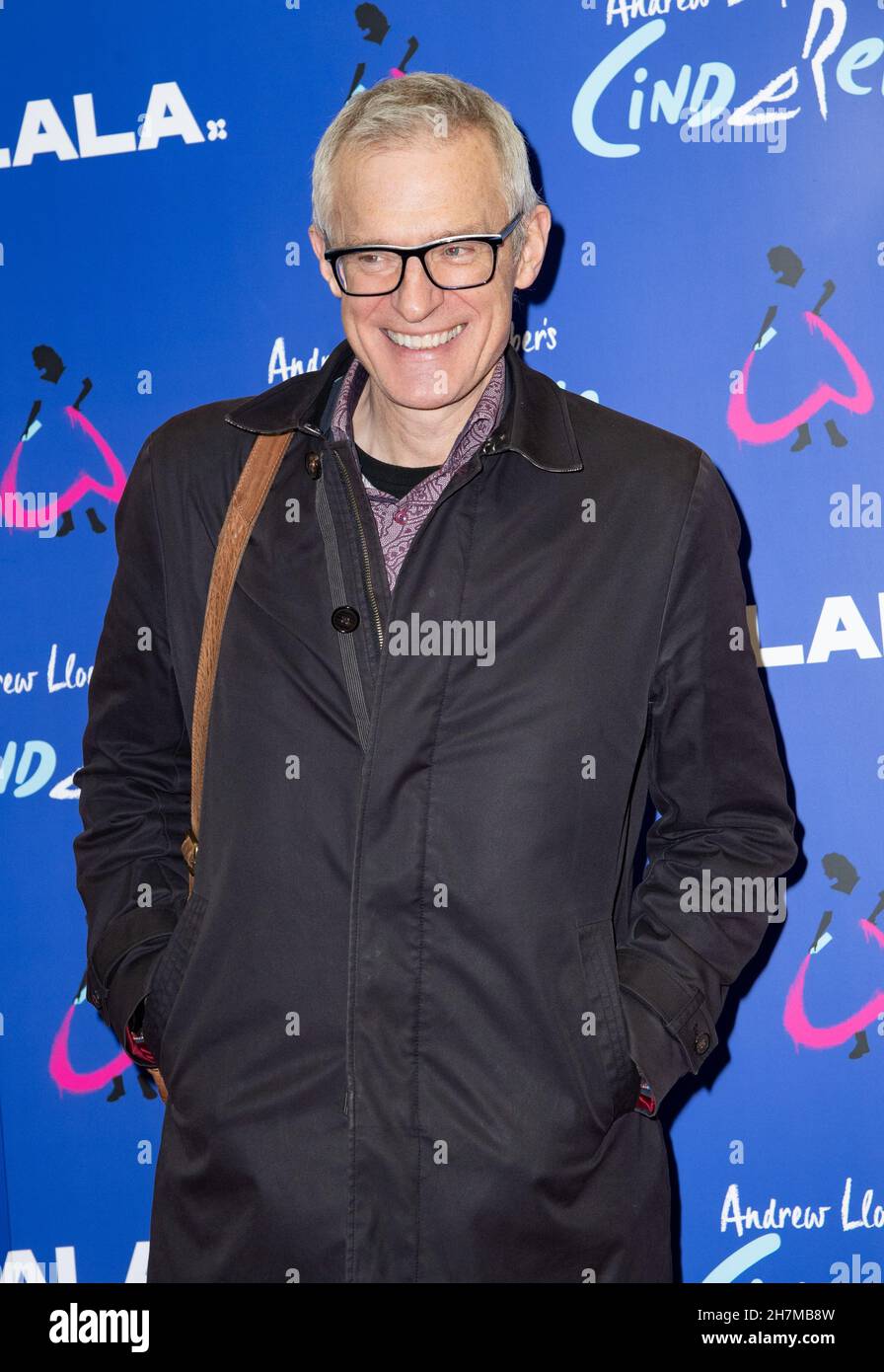 London, UK. 22nd Nov, 2021. Jeremy Vine smiles for a picture at the ...
