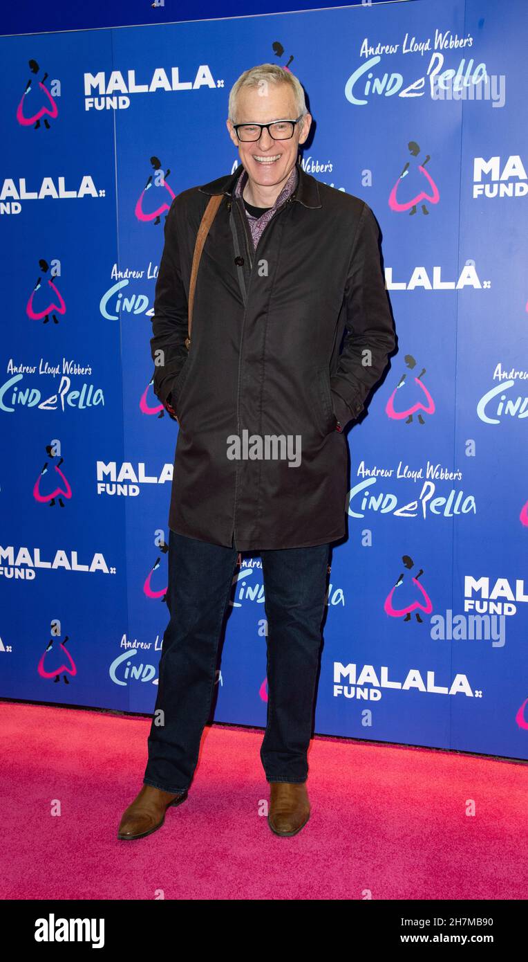 London, UK. 22nd Nov, 2021. Jeremy Vine attends the Gala performance of ...