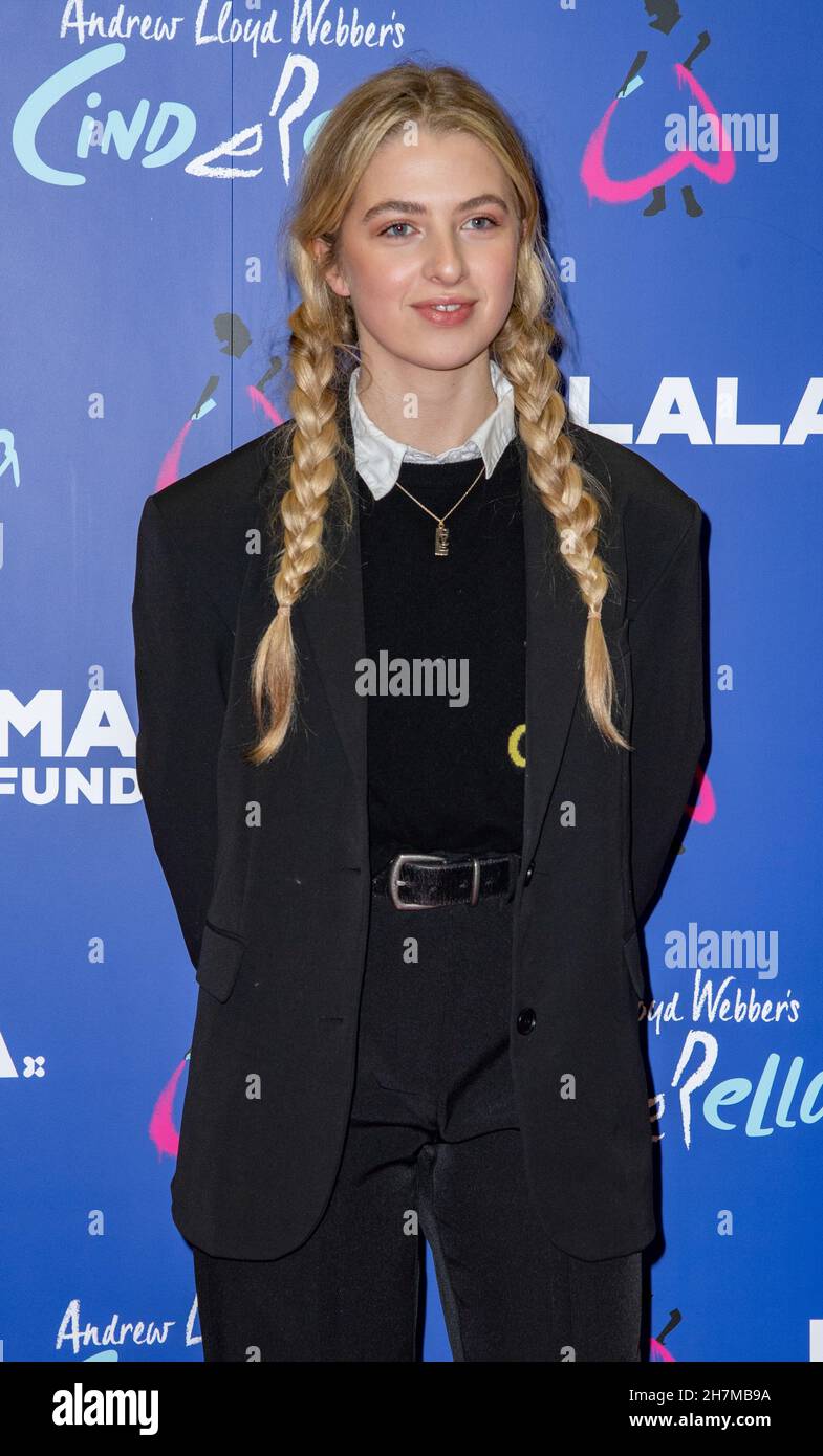 London, UK. 22nd Nov, 2021. Anaïs Gallagher attends the Gala ...