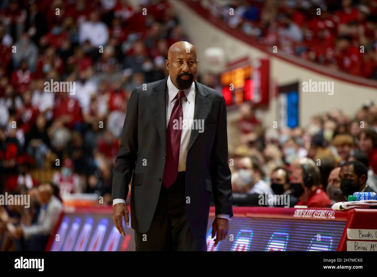 Iu bball hi-res stock photography and images - Alamy