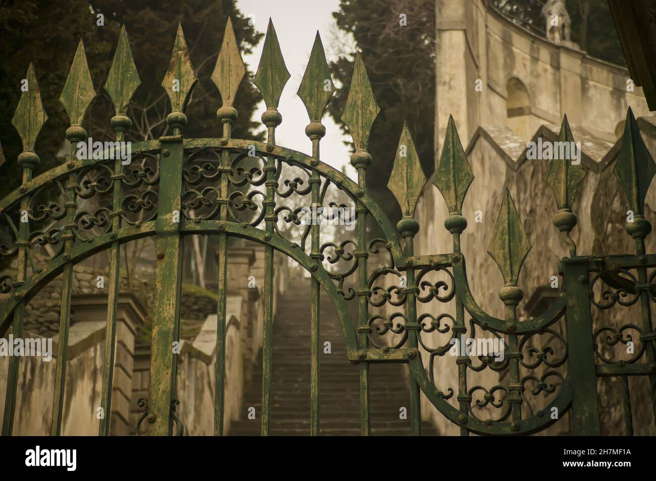 Creaky hi-res stock photography and images - Alamy