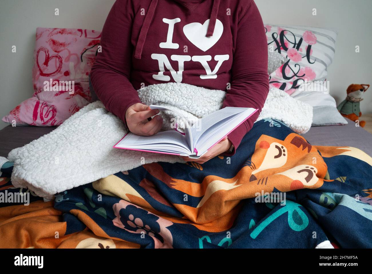 Cozy winter nights hi-res stock photography and images - Alamy