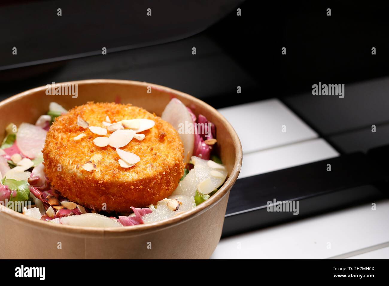 Camembert box hi-res stock photography and images - Alamy