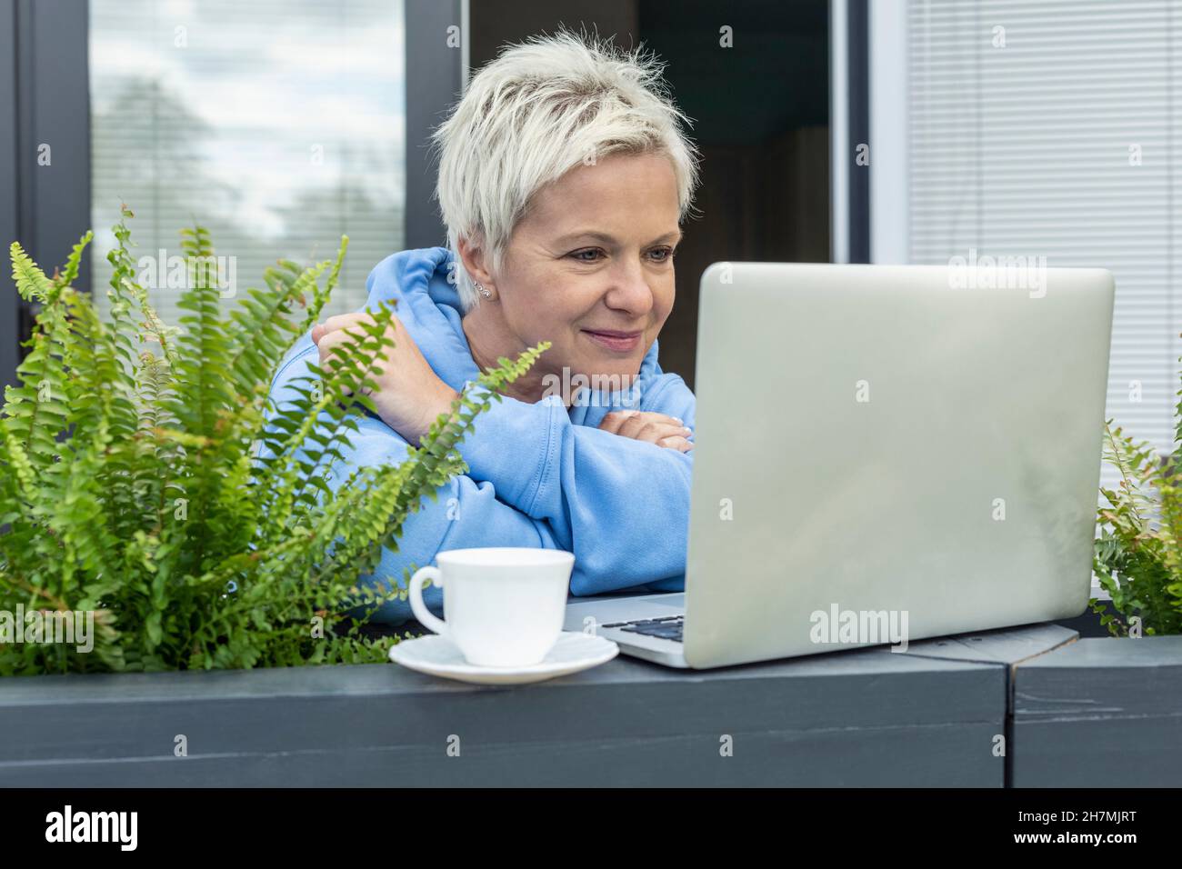 Tea on the patio hi-res stock photography and images - Alamy