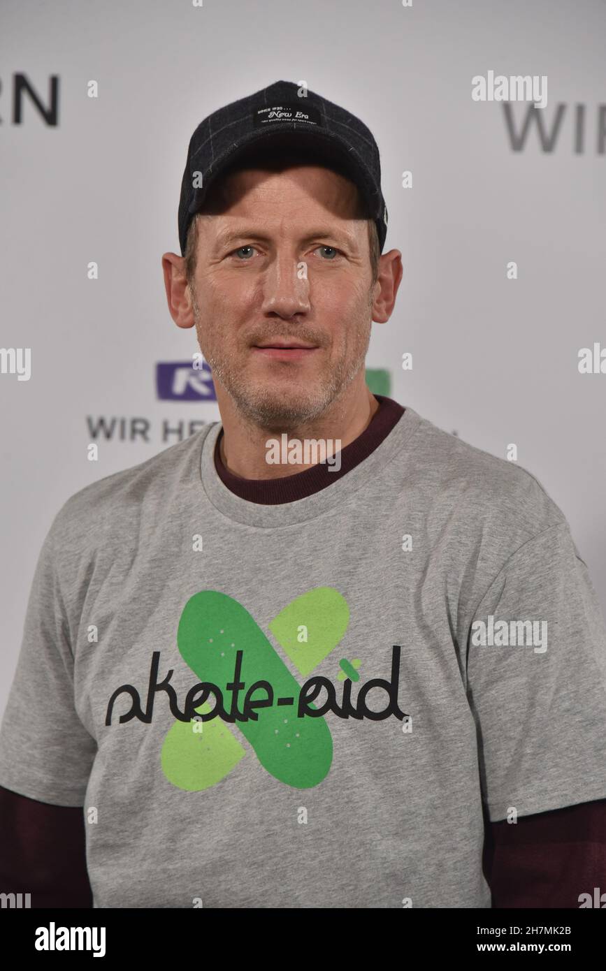 18 November 2021, North Rhine-Westphalia, Hürth: Actor Wotan Wilke ...